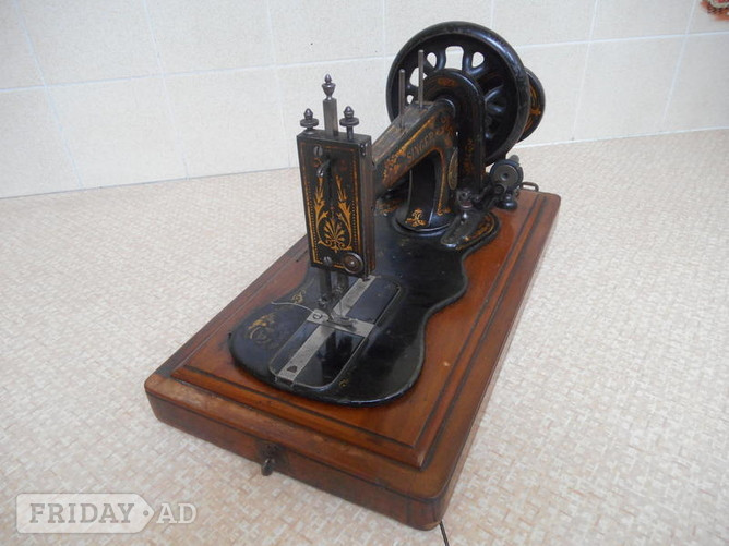 Singer Sewing Machine - 1887 in St. Leonards-On-Sea